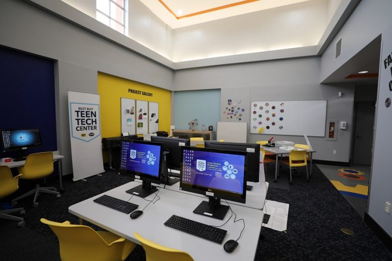 Best Buy opens new Teen Tech Center ahead of CES in Las Vegas - Best ...