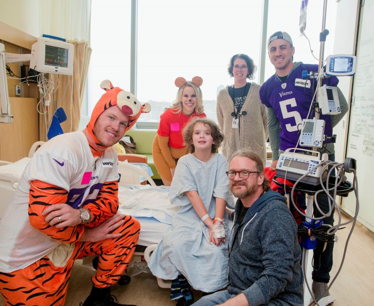 Football pro Kyle Rudolph talks tech, family and giving back - Best Buy ...